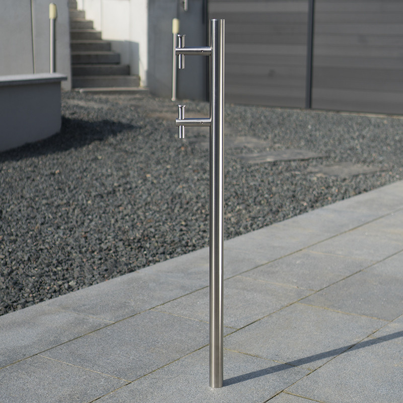 Poteau inox pour double main courante rampe PMR à sceller au sol